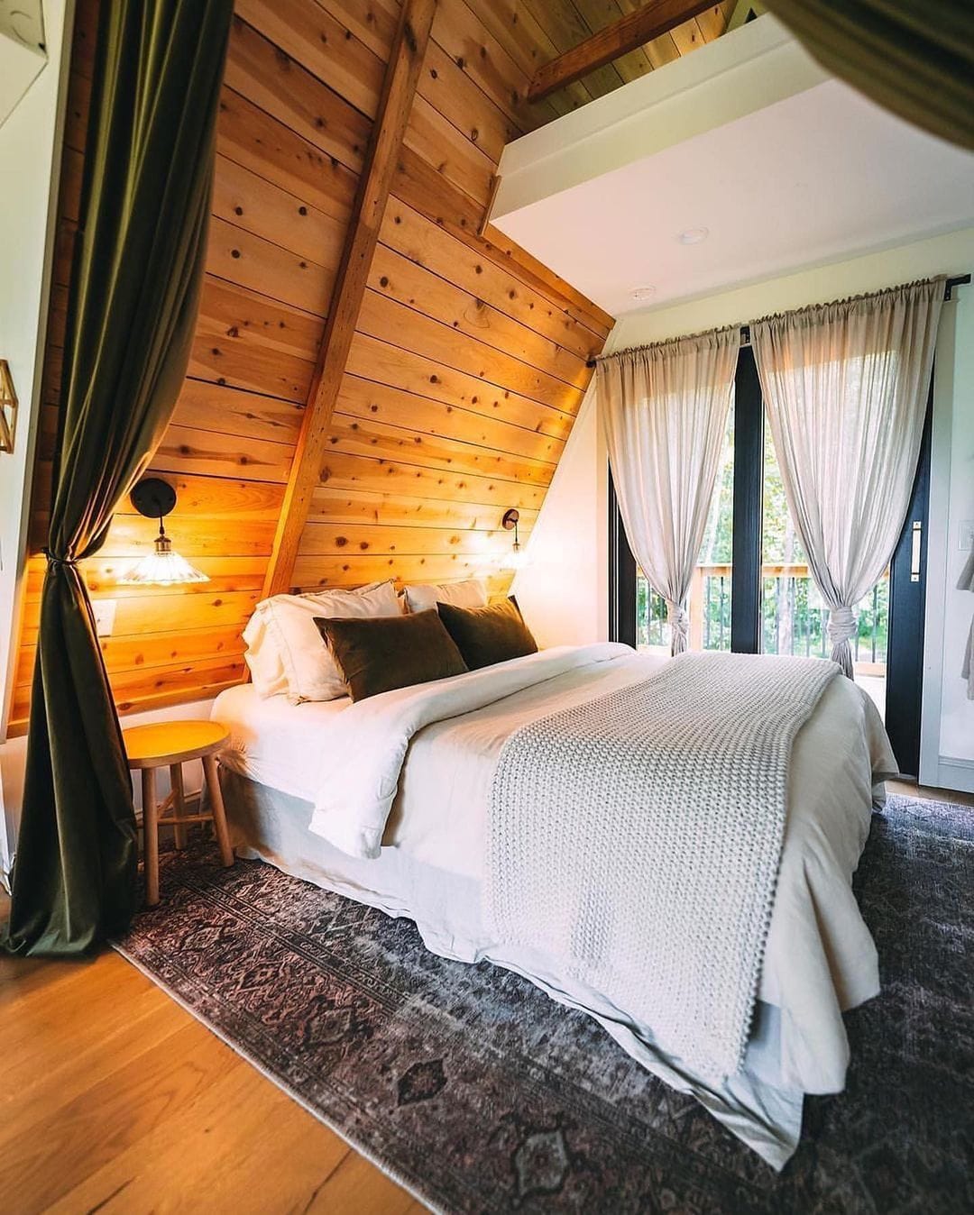 Exploremos esta casa alpina de contenedor reciclado, con interiores de ...